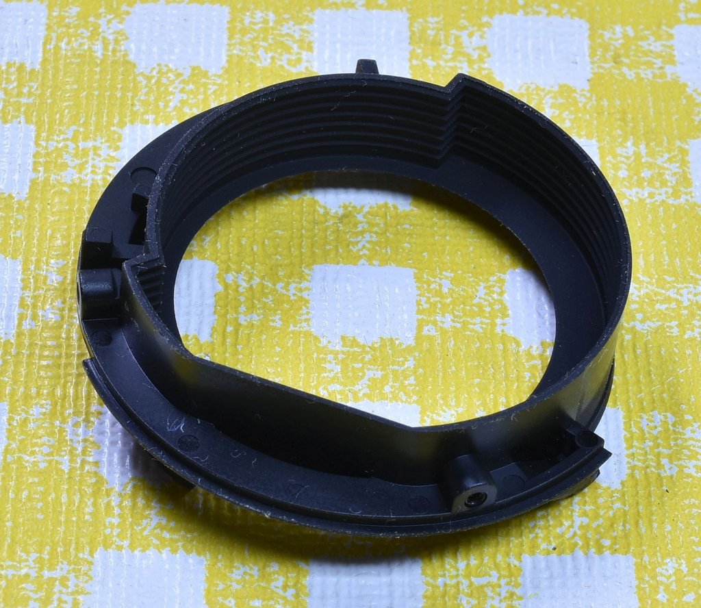 AF-S-DX-18-300mm-f3.5-5.6G-ED-VR-Rear_Cover_Ring_Front1