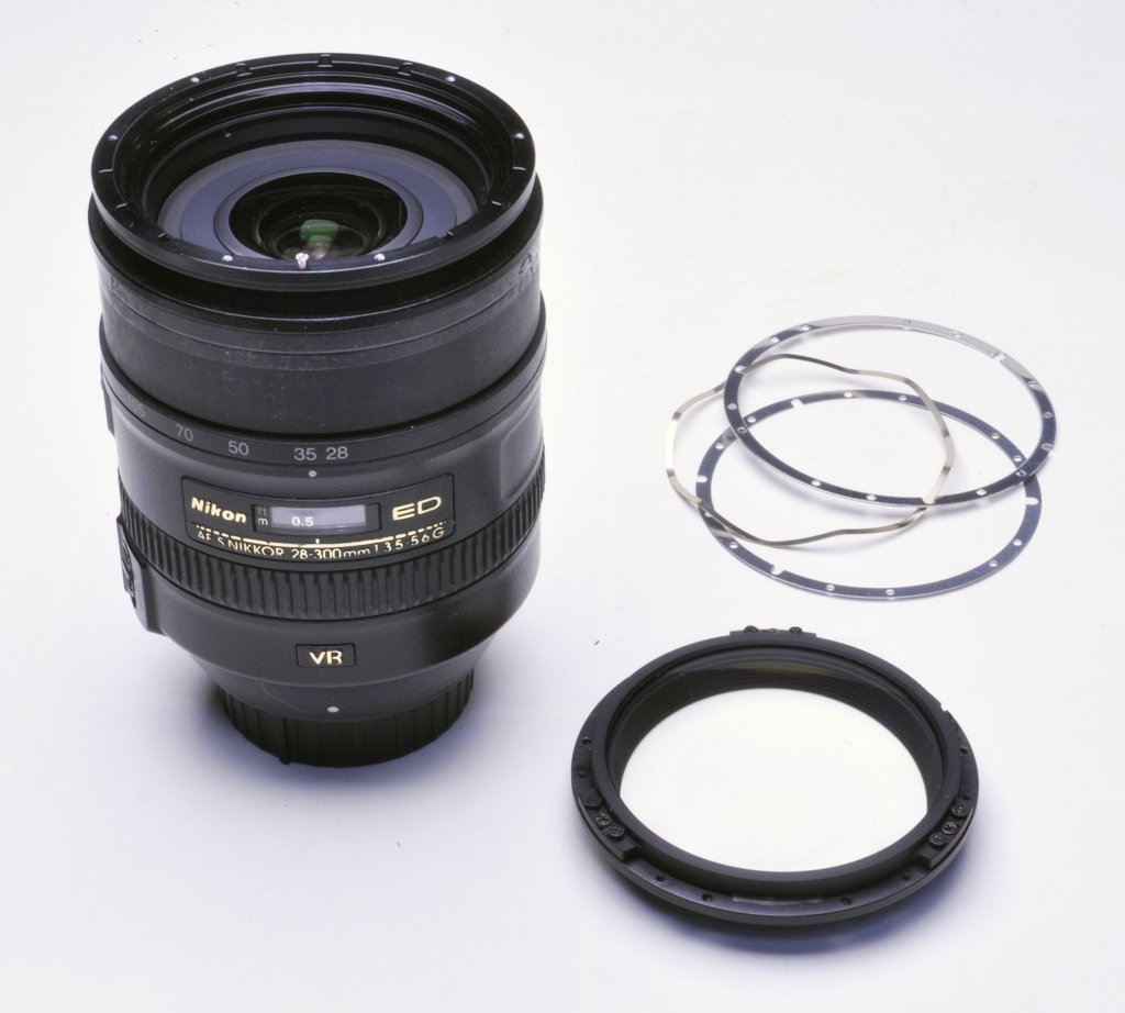 Nikon-AF-S-Nikkor-28-300mm-f_3.5-5.6G-ED-VR-Front1_Down_with_1st_Lens ...