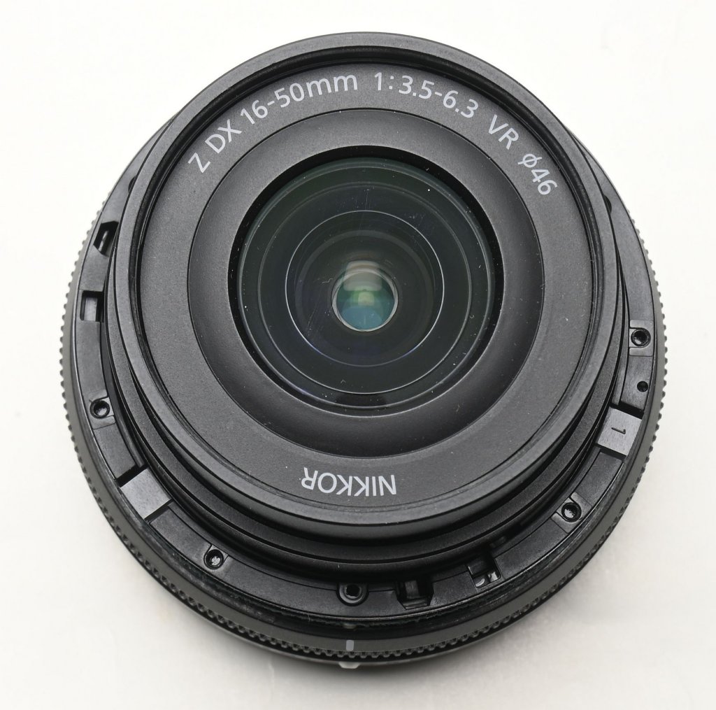 Nikkor-Z-DX-16-50mm-f3.5-6.3-VR_Front_no_Zoom_Ring2_50mm